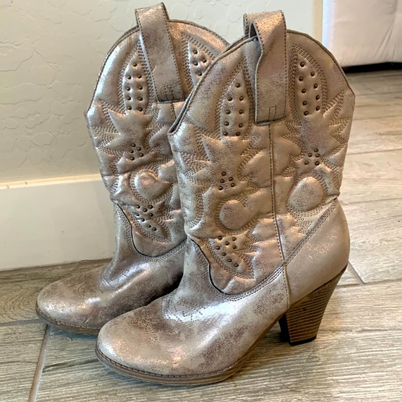 Shoes | Gorgeous Sparkling Silver Boots | Poshmark